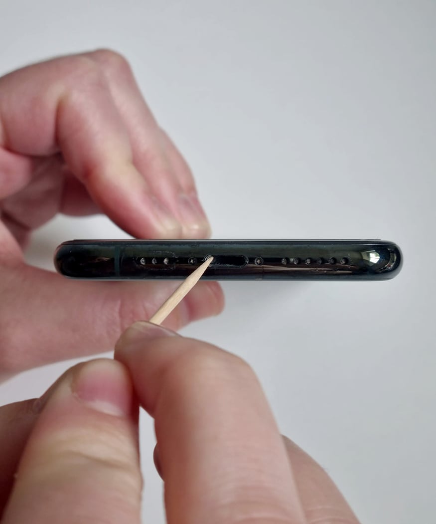 How to Clean the Charging Port on Your iPhone or Android